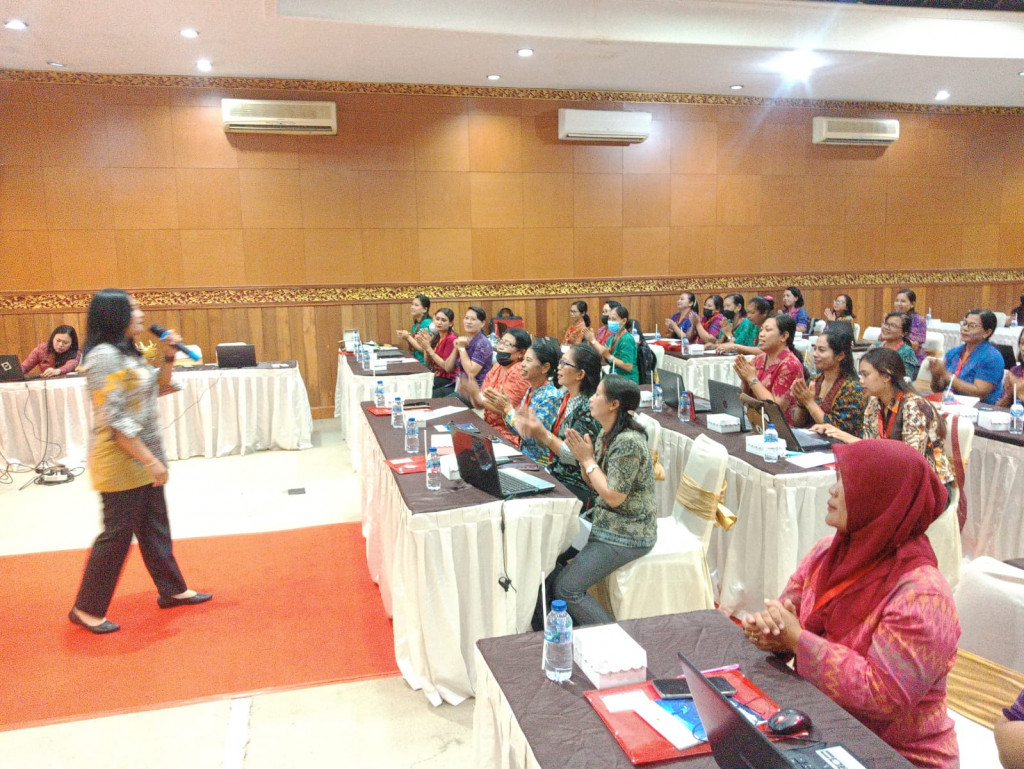 BIMBINGAN TEKNIS PENGUATAN KOMPETENSI GURU DALAM BENTUK LESSON STUDY ...